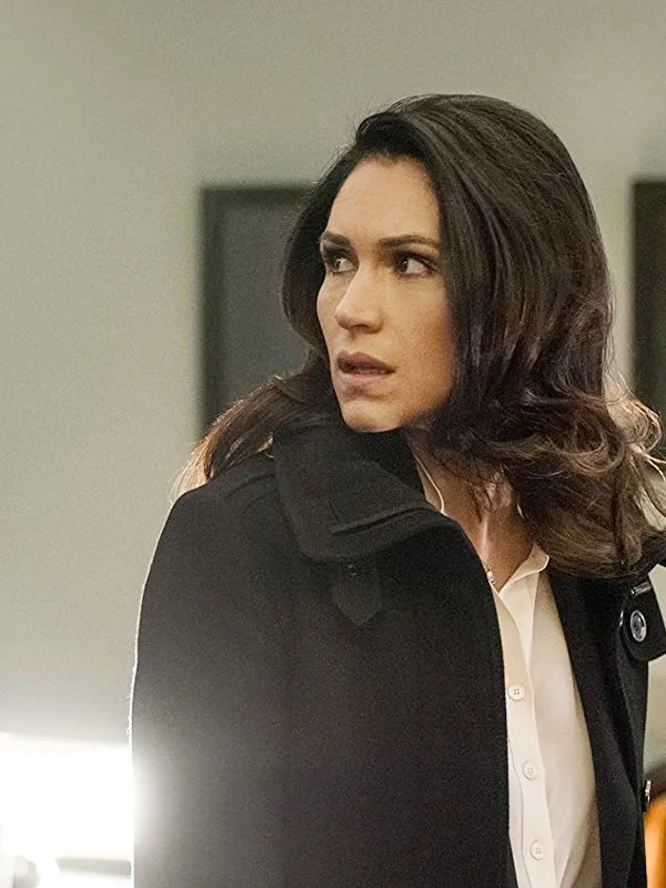 Power Angela Valdes Coat | Lela Loren Power S02 Black Coat